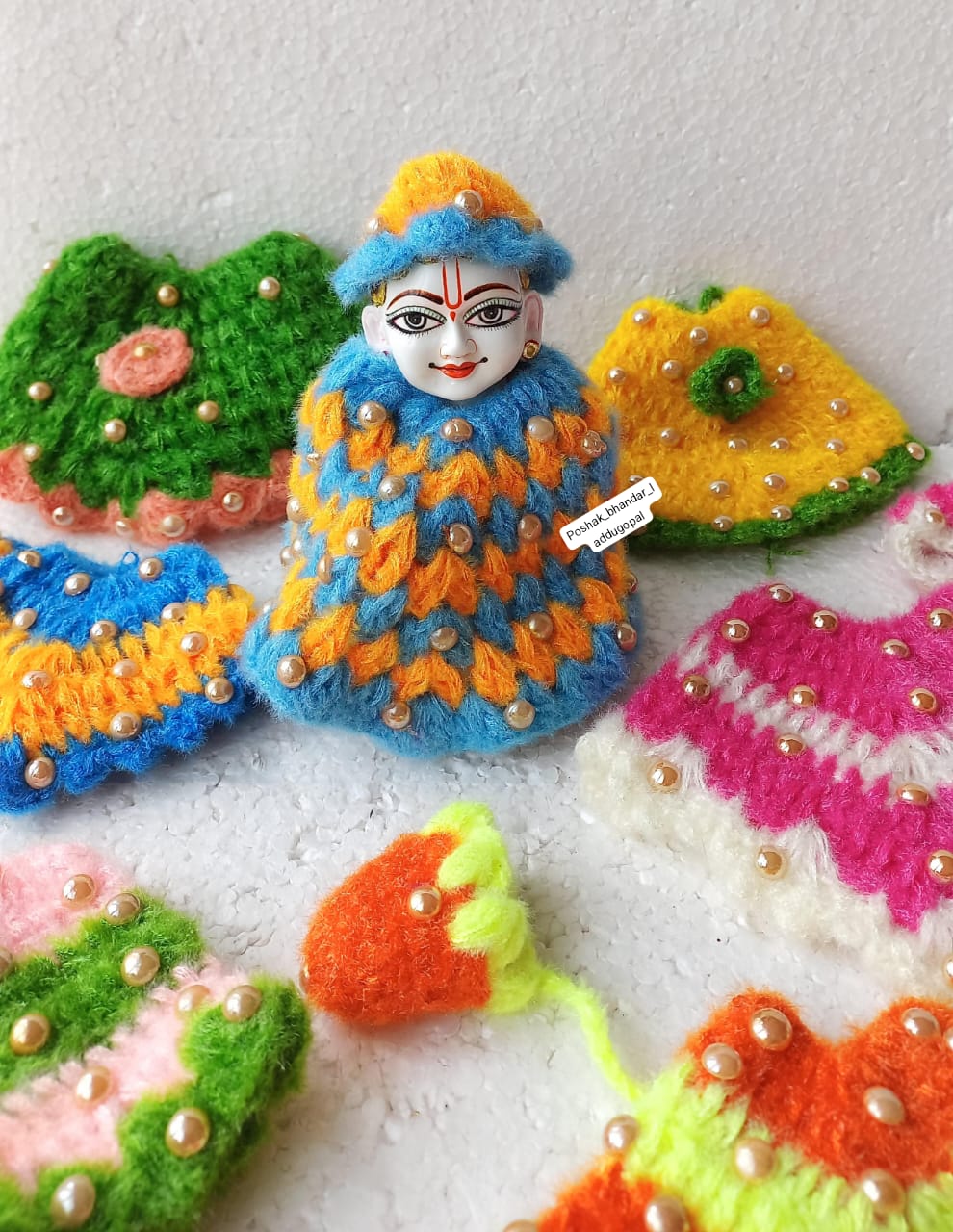 Woolen Moti pounchu – POSHAK BHANDAR LADDU GOPAL