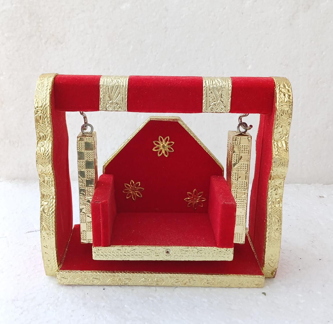 Small size jhula – POSHAK BHANDAR LADDU GOPAL